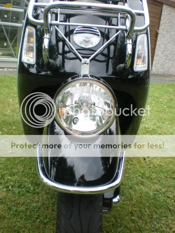 Modern Vespa : GTS 300 - Front Rack - Vespa OEM or FACO?